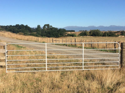 Cattle Yard Pipe Gate – Taylor Made Gates