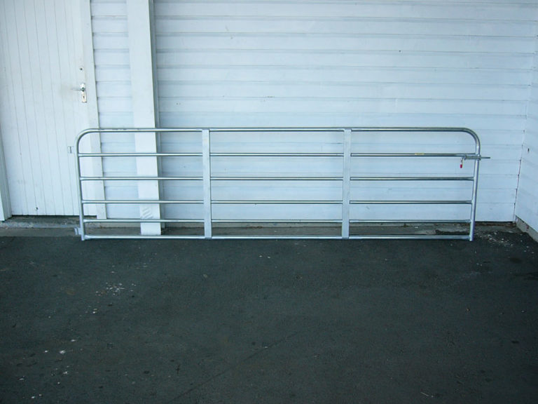 Cattle Yard Pipe Gate – Taylor Made Gates